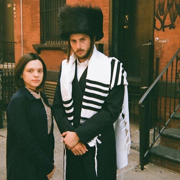 Protocolo a la Vista | Vestimenta judía en la serie Unorthodox